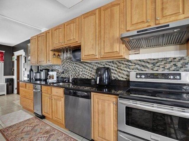 house with 4 bedroom, Worcester MA ES102860047