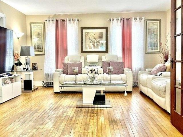 house with 4 bedroom, Worcester MA ES103435557