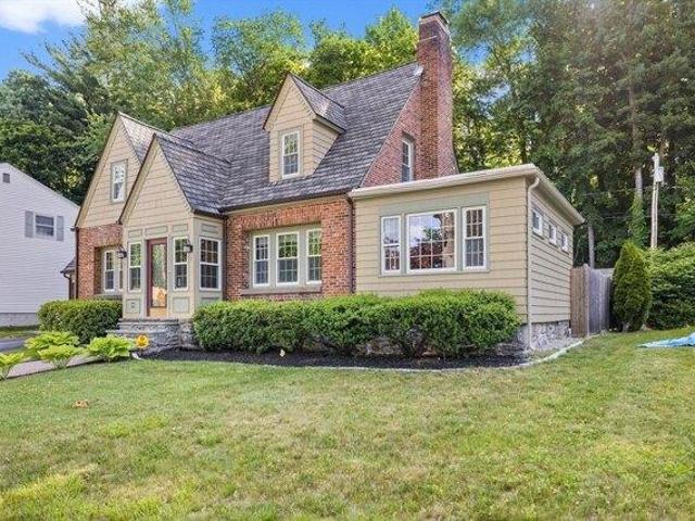 house with 4 bedroom, Worcester MA ES103440638