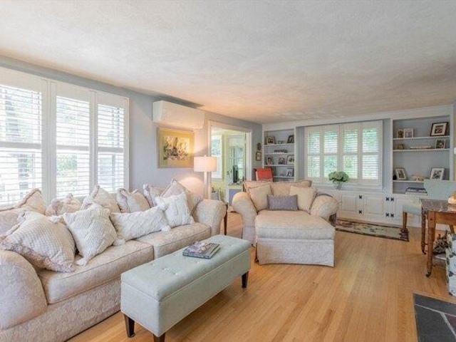 house with 4 bedroom, Worcester MA ES103444251