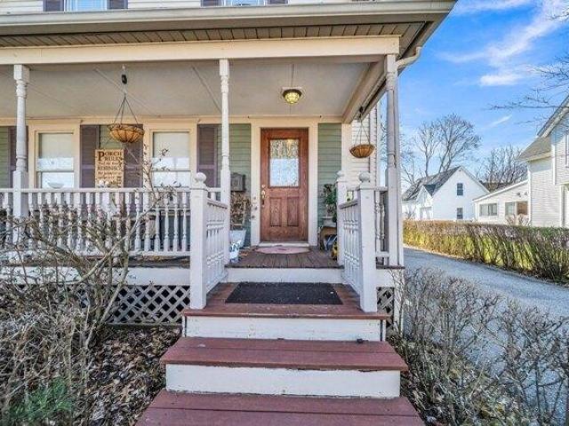 house with 4 bedroom, Worcester MA ES103020130