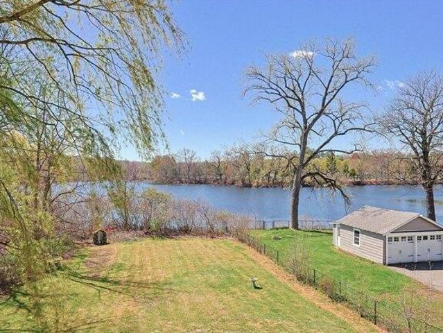 house with 4 bedroom, Worcester MA ES103037659
