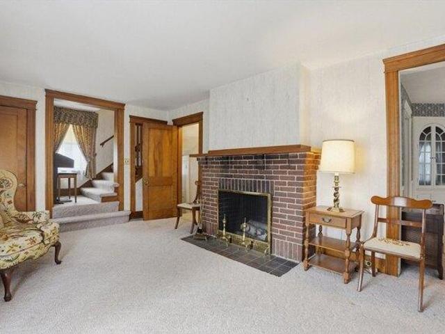 house with 4 bedroom, Worcester MA ES103163392