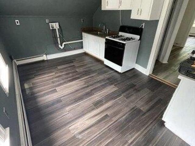 house with 4 bedroom, Worcester MA ES103220357