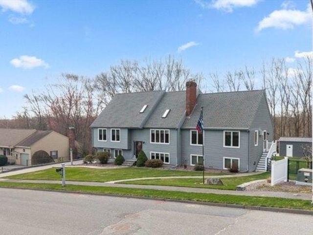 house with 4 bedroom, Worcester MA ES103222652