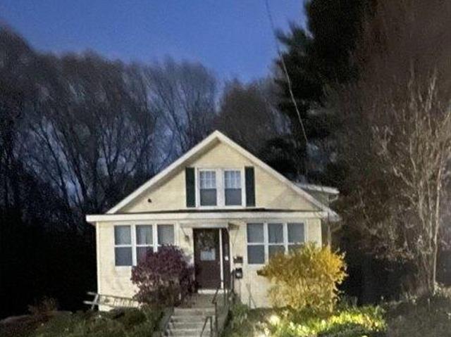 house with 4 bedroom, Worcester MA ES103250003