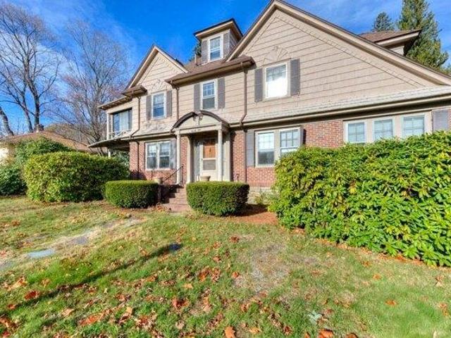 house with 4 bedroom, Worcester MA ES104807459