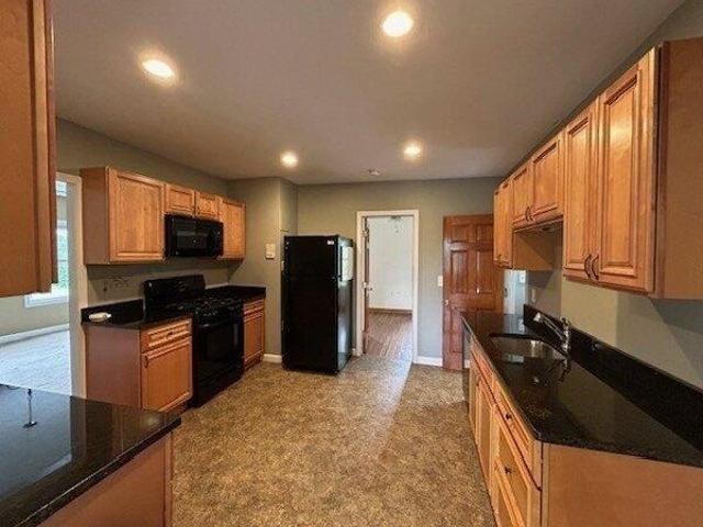 house with 4 bedroom, Worcester MA ES104848867