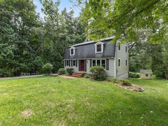 house with 4 bedroom, Worcester MA ES104848284