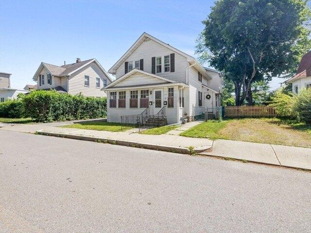 house with 4 bedroom, Worcester MA ES104849260