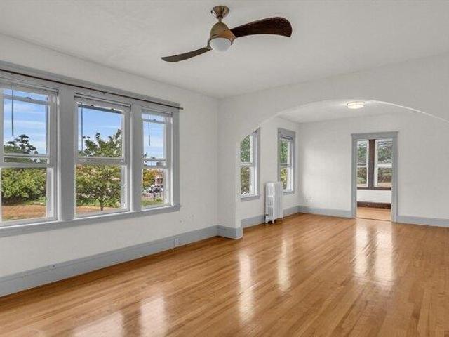 house with 4 bedroom, Worcester MA ES104851437