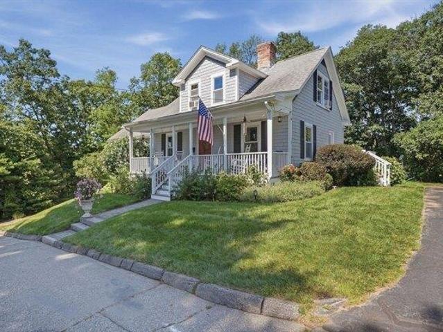 house with 4 bedroom, Worcester MA ES104851629