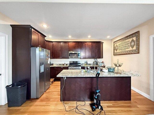 house with 4 bedroom, Worcester MA ES104851287