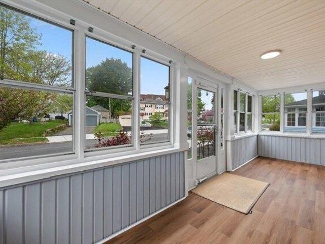 house with 4 bedroom, Worcester MA ES104236543