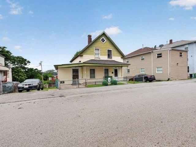 house with 4 bedroom, Worcester MA ES104262393