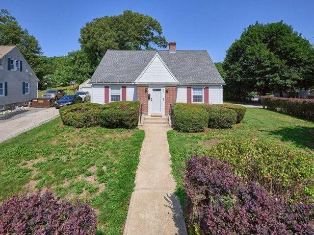 house with 4 bedroom, Worcester MA ES105414281