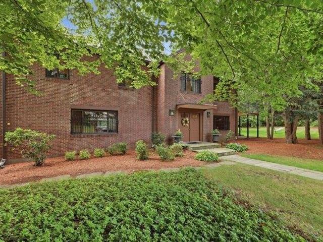 house with 4 bedroom, Worcester MA ES105440297