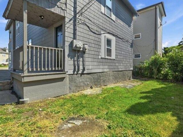 house with 4 bedroom, Worcester MA ES105040720