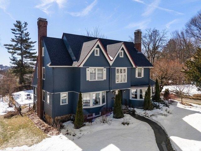 house with 4 bedroom, Worcester MA ES105041003