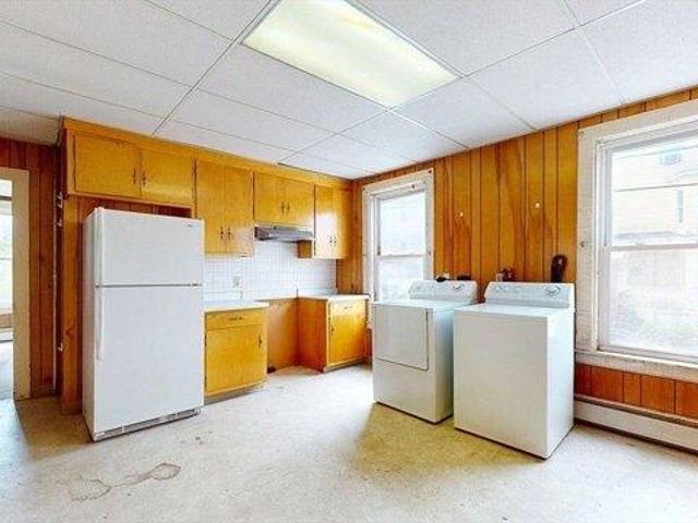 house with 4 bedroom, Worcester MA ES105058926