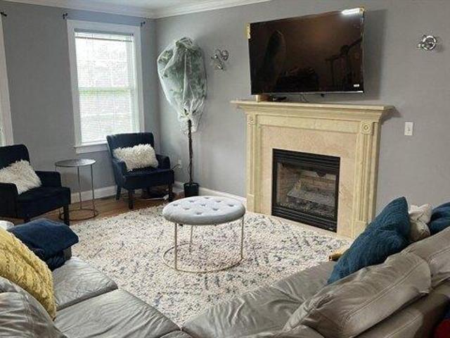 house with 4 bedroom, Worcester MA ES105059579