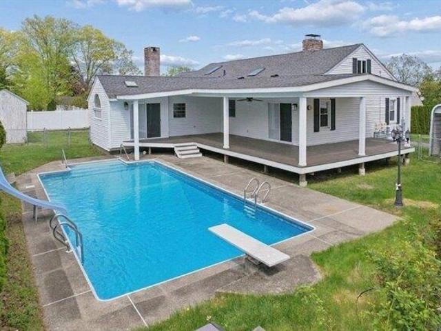 house with 4 bedroom, Worcester MA ES105080066