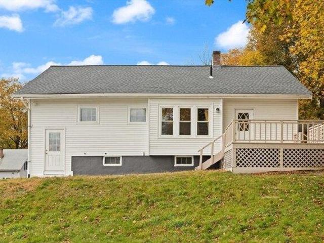 house with 4 bedroom, Worcester MA ES105094401