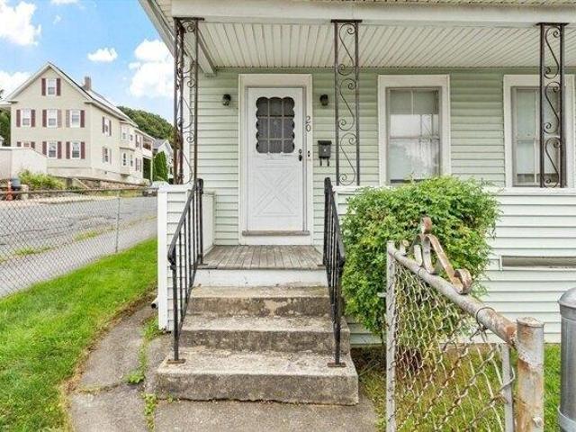 house with 4 bedroom, Worcester MA ES105095261
