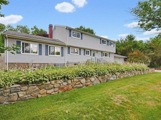 house with 4 bedroom, Worcester MA ES105124172