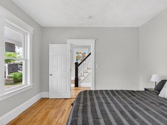 house with 4 bedroom, Worcester MA ES105155730