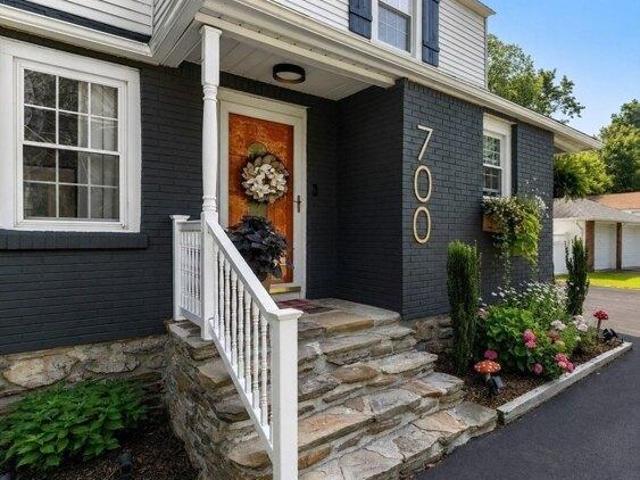 house with 4 bedroom, Worcester MA ES105156025