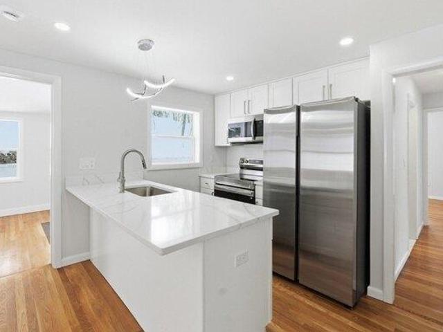 house with 4 bedroom, Worcester MA ES105160124