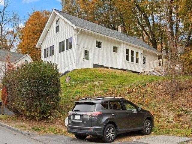 house with 4 bedroom, Worcester MA ES105193028