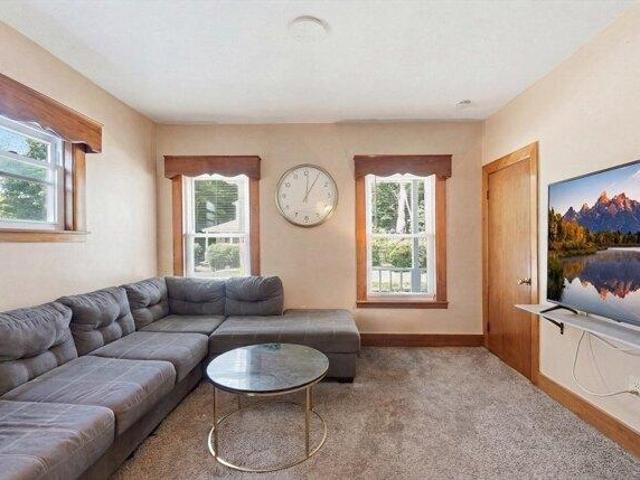 house with 4 bedroom, Worcester MA ES105279214