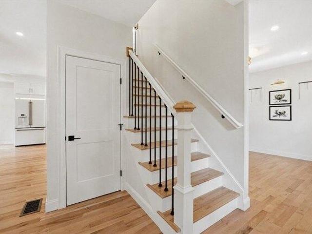 house with 4 bedroom, Worcester MA ES105330582