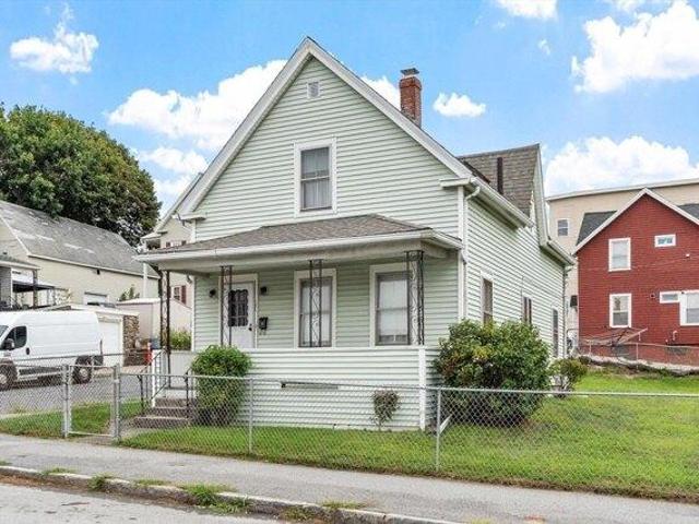 house with 4 bedroom, Worcester MA ES105330900