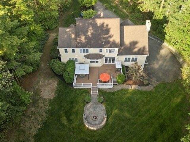 house with 4 bedroom, Wrentham MA DS102583506