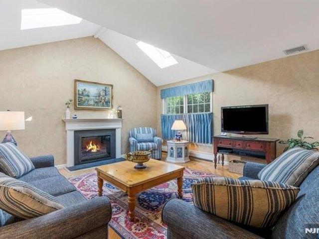house with 4 bedroom, Wyckoff NJ ES105190327