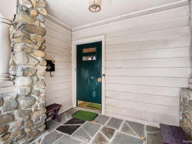 house with 4 bedroom, Yonkers NY DLS101749062