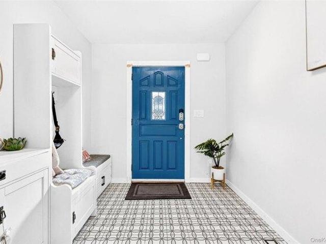 house with 4 bedroom, Yonkers NY DLS101780229