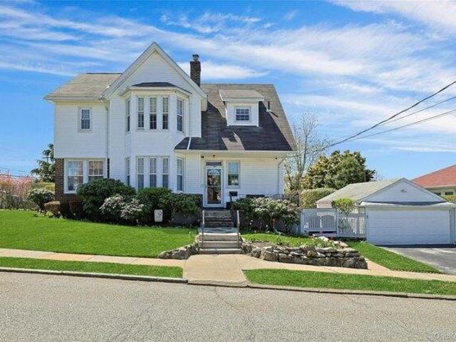 house with 4 bedroom, Yonkers NY DLS101780954