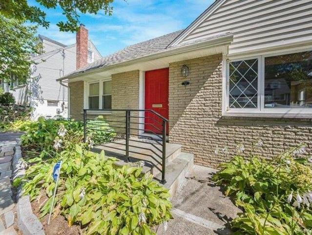 house with 4 bedroom, Yonkers NY ES105205577