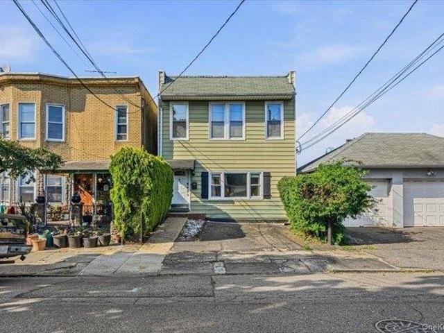 house with 4 bedroom, Yonkers NY ES103667264