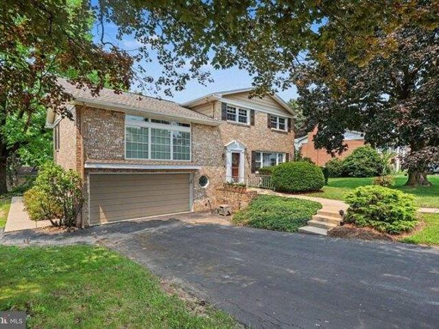 house with 4 bedroom, York PA ES104898692