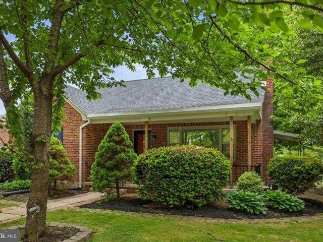 house with 4 bedroom, York PA ES103627685