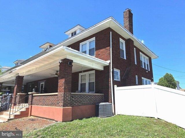 house with 4 bedroom, York PA ES103622182