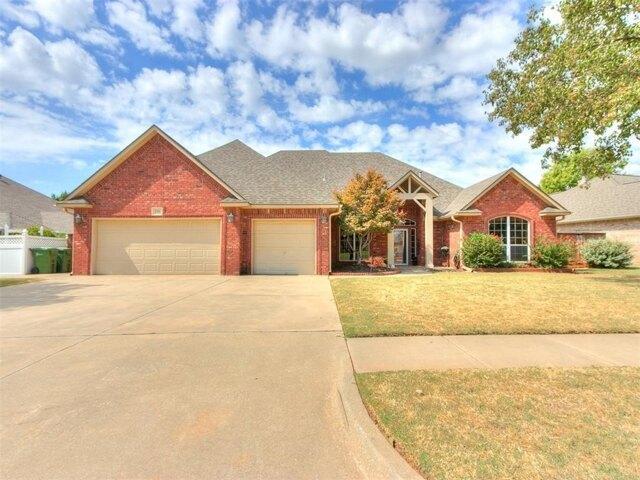 house with 4 bedroom, Yukon OK DLS88247012