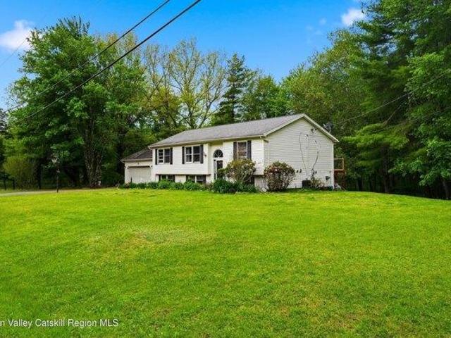 house with 4 bedroom, Accord NY ES104898227