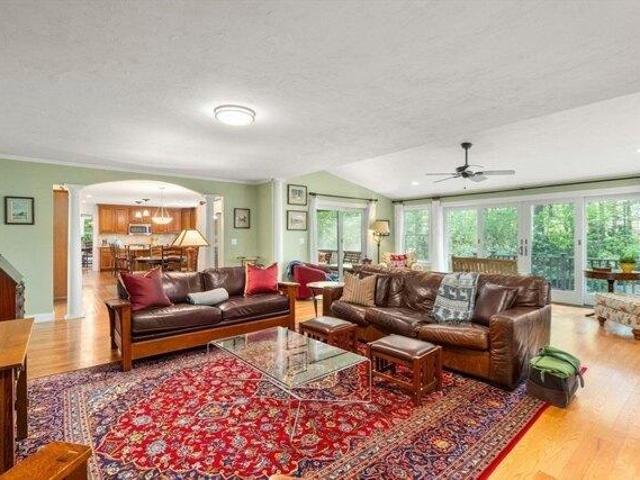 house with 4 bedroom, Acton MA ES103163198