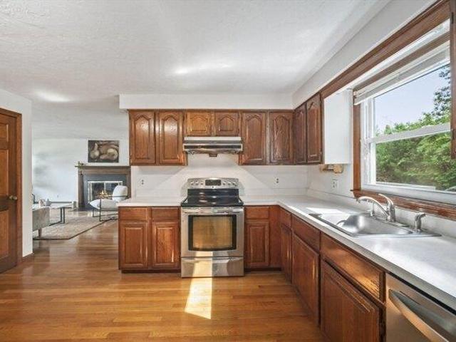 house with 4 bedroom, Acton MA ES103773776